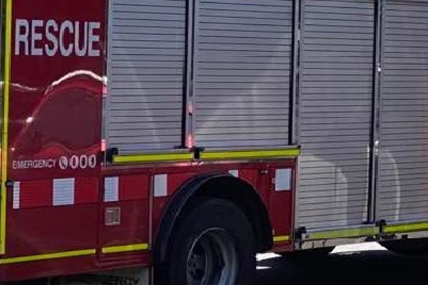 Crews tackle Bell Park fire - bay 93.9