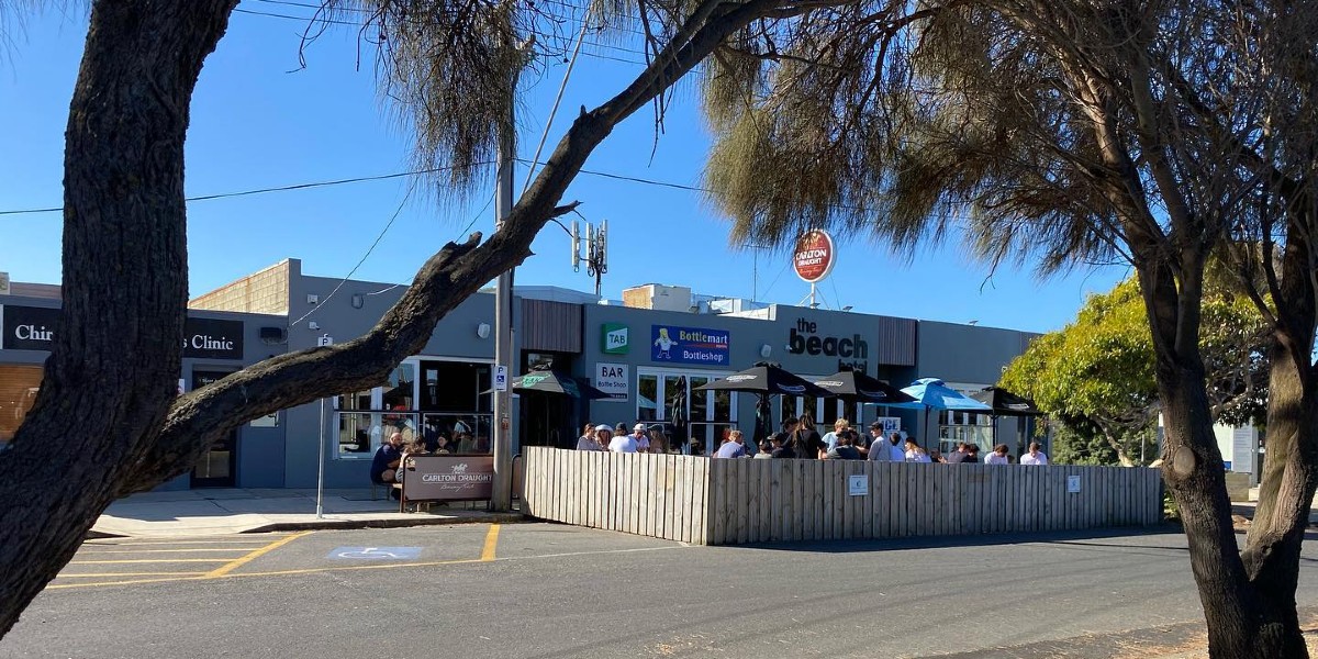 Surf Coast outdoor dining pilot given the nod - bay 93.9