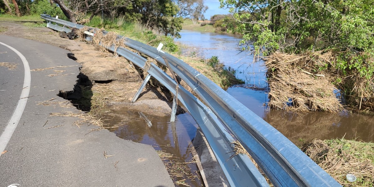 Works to repair stretch of local road - bay 93.9