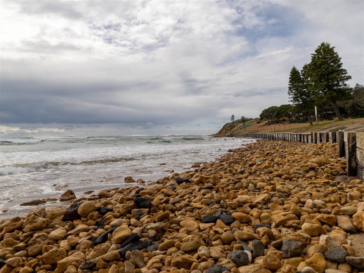 Torquay beach re-opens to swimmers - bay 93.9