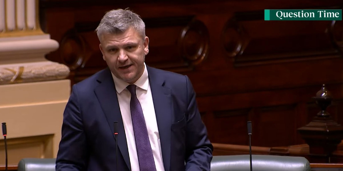 Cheeseman under fire over parliament questions - bay 93.9