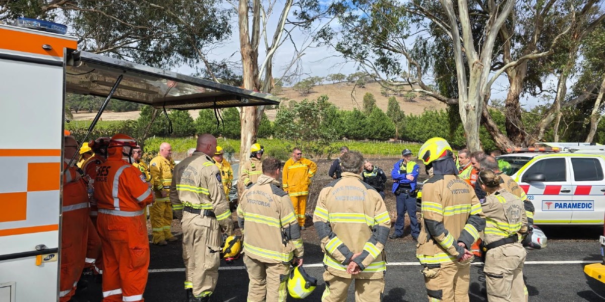 Woman airlifted to hospital after Anakie crash - bay 93.9